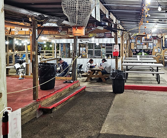 Where strangers become friends over shared love of seafood. It's like a delicious social experiment, with butter as the common language.