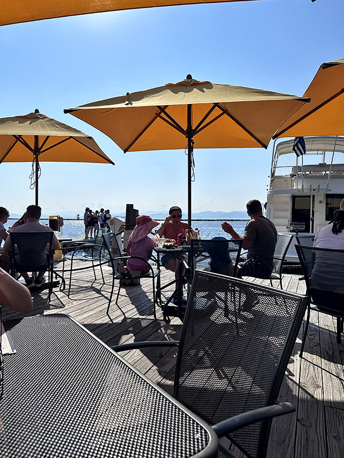 Sunbrellas and smiles all around! These diners know they've stumbled upon Vermont's answer to a beach vacation.