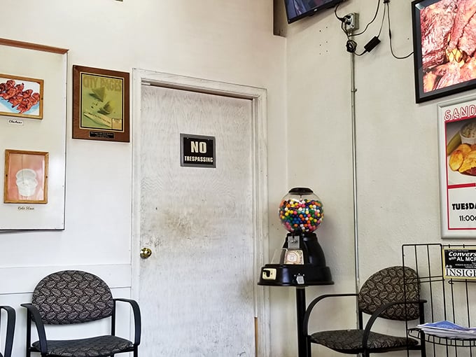 Simple pleasures done right. No fancy frills here, just honest-to-goodness barbecue that speaks for itself &ndash; loudly and deliciously.