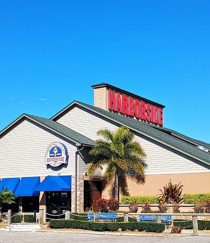 Harborside: Where Lake Shipp meets lip-smackin' good eats! This Winter Haven hotspot is the overachiever of Florida seafood &ndash; great food AND a view.