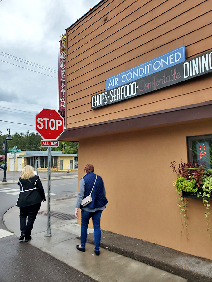No frills, no fuss, just fantastic steak. Gordy's proves that sometimes, the simplest things in life are the best.