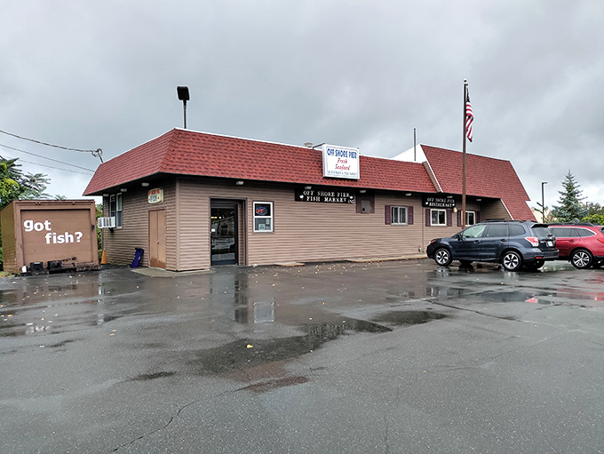 Rensselaer's hidden catch! This unassuming spot proves that sometimes the best seafood comes in modest packages.