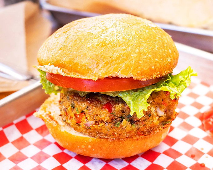Slider? I barely know her! But I do know these crab cake sliders are the perfect handheld bites of ocean-fresh goodness.