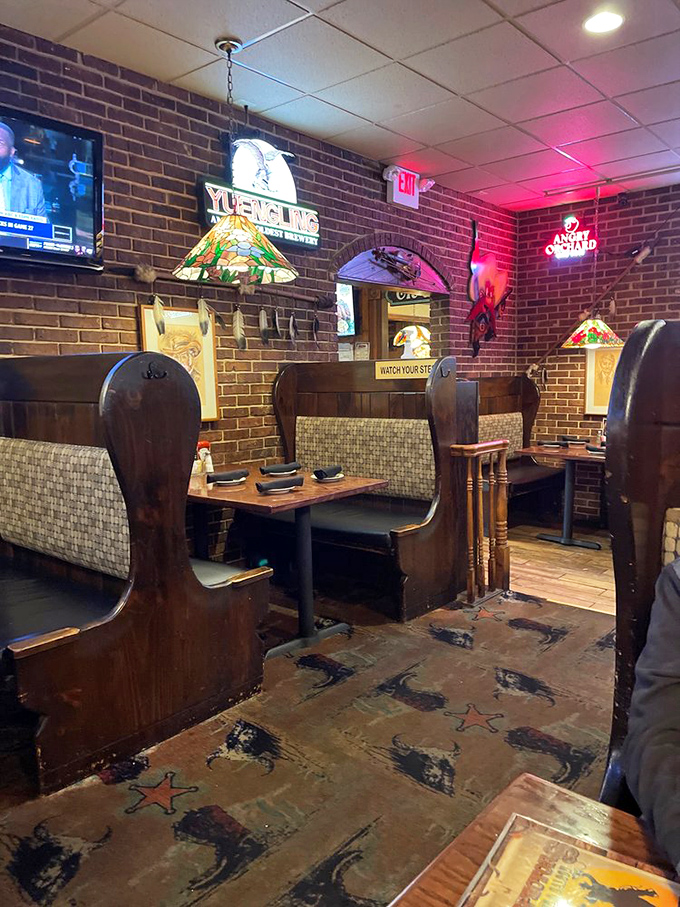 Cozy up in these booths that are part saloon, part time machine. It's like dining in a John Wayne movie, but with better food and indoor plumbing.