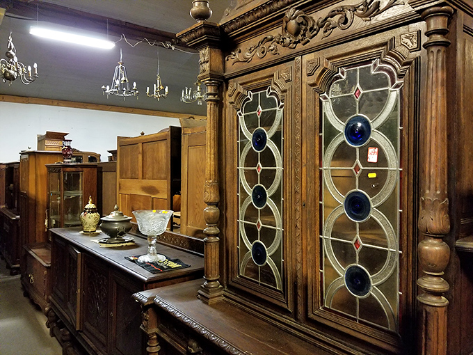 Knick-knacks and doodads and whatchamacallits, oh my! This treasure trove of trinkets is a maximalist's dream come true.