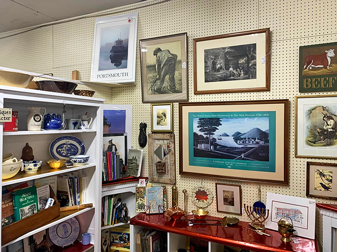 Wall-to-wall wonders! This art corner is like a museum where you're allowed to touch (and buy) the exhibits. How refreshing!