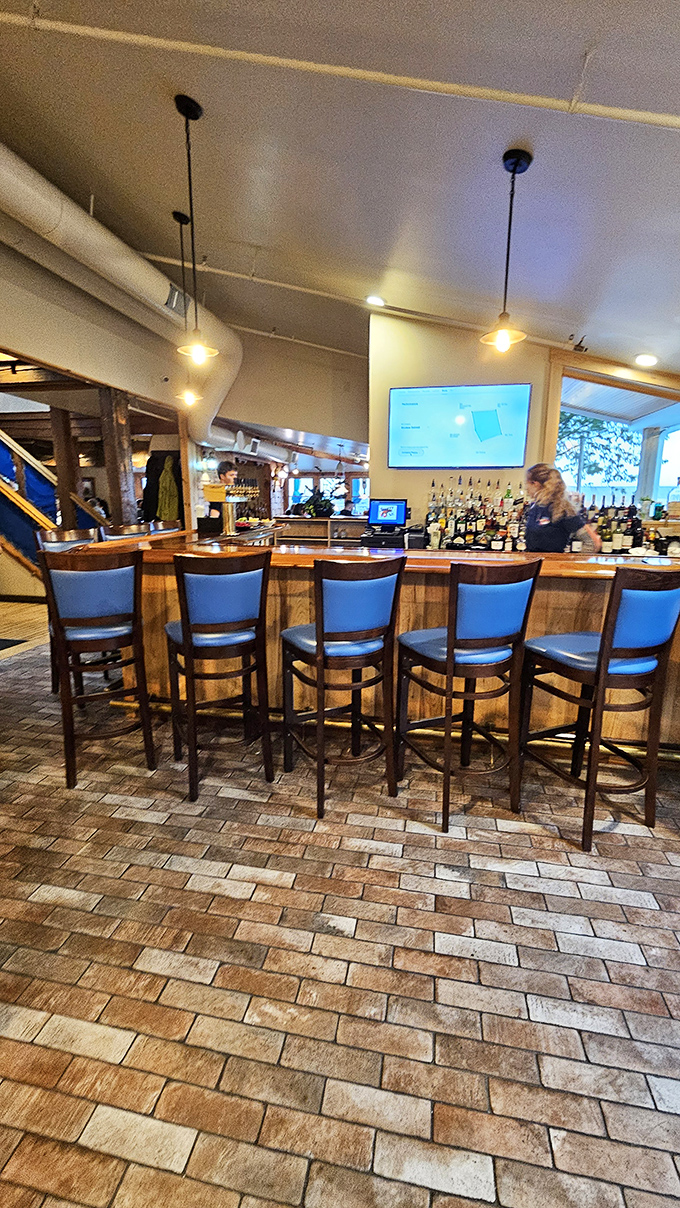 A bar that would make Hemingway proud. Pull up a stool and let the cocktails and conversation flow like the nearby lake.