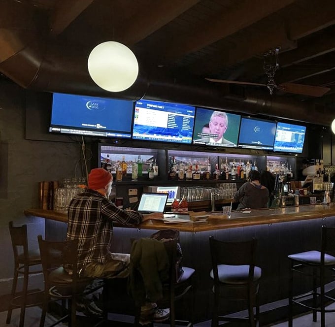 Sports on TV, seafood on the menu – it's like the best of both worlds collided and created a paradise for hungry sports fans.