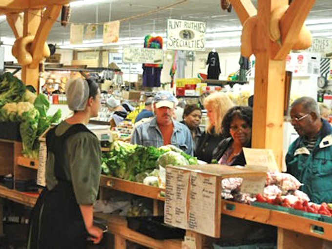 Farm-fresh frenzy! The Bird-in-Hand Farmers Market is where locals and tourists alike flock for a taste of Pennsylvania's bounty.