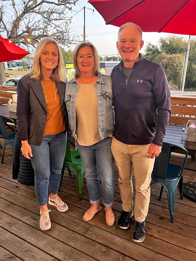 Happy diners, sunny smiles: When the food's this good, every meal feels like a special occasion.