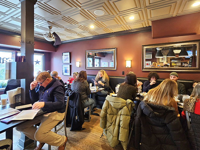  bustling dining room filled with happy faces and the clinking of cutlery. It's like a Norman Rockwell painting, but with better food.
