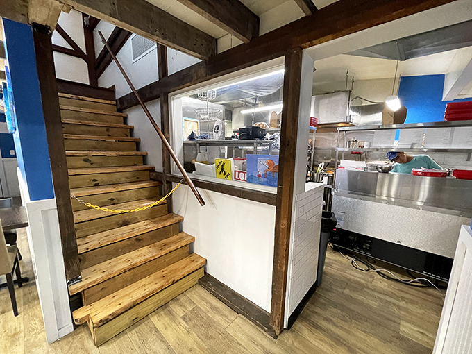 Where the magic happens! Peek into La La Lobster's kitchen and witness the birth of crustacean creations. No wizards, just culinary wizardry.