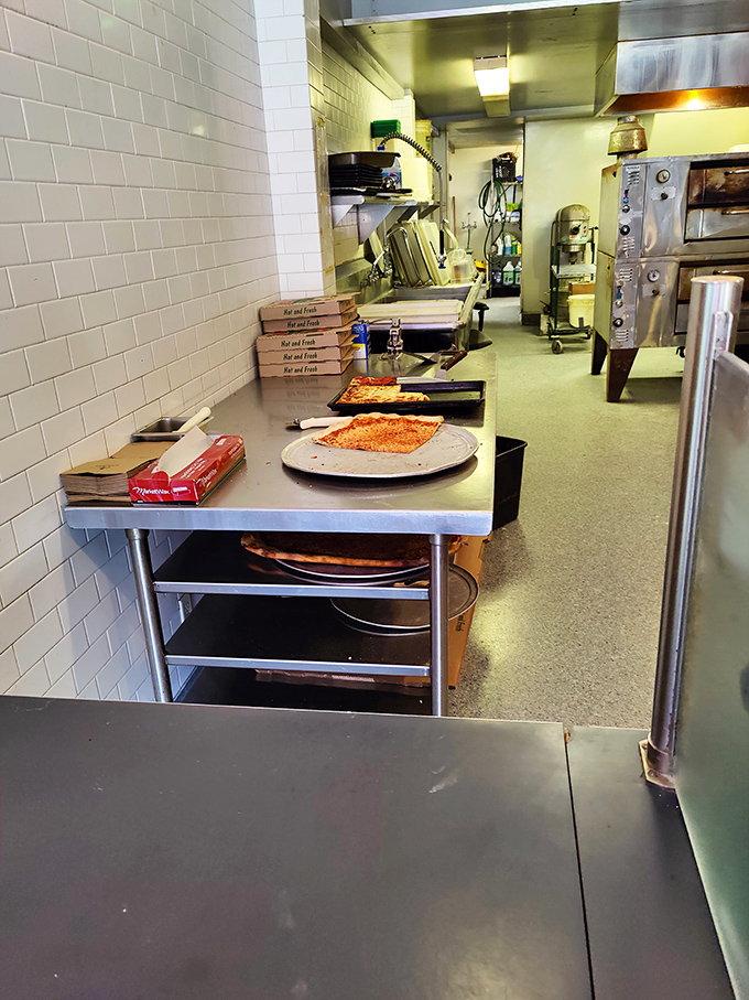 Where the magic happens! Arinell's kitchen is a pizza lover's dream factory, churning out slices of happiness.