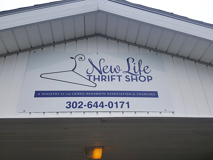 "Where shopping and good deeds hold hands." This sign reminds us that retail therapy can be a force for good. Talk about guilt-free shopping!