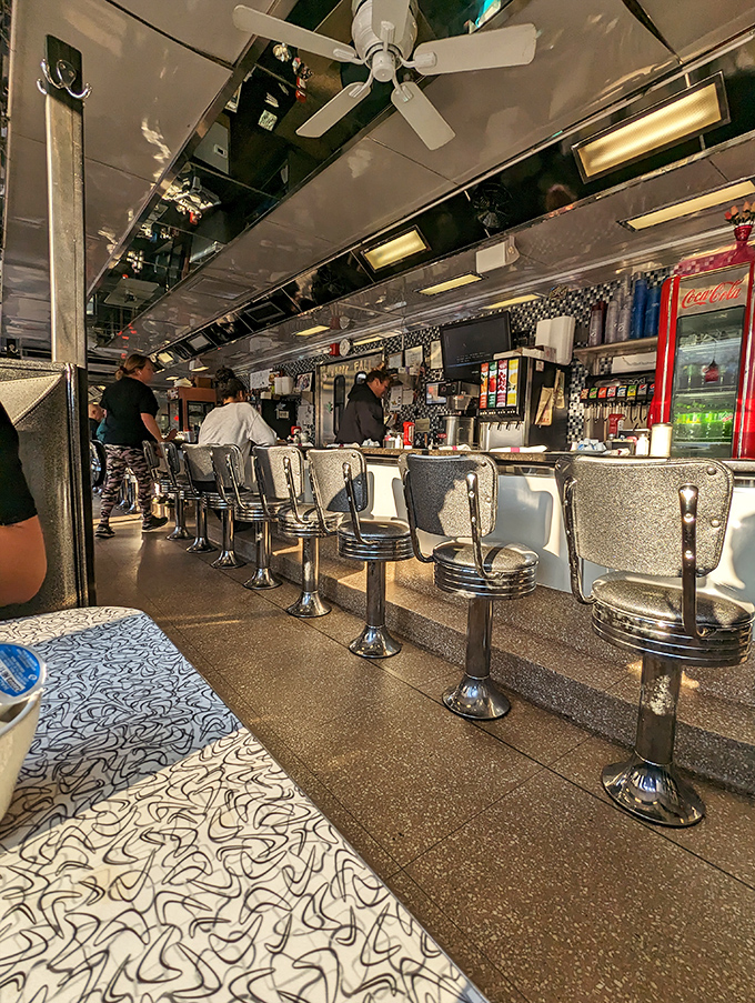 The wizards behind the counter, turning ordinary ingredients into extraordinary meals. Give them a round of applause (and a good tip)!