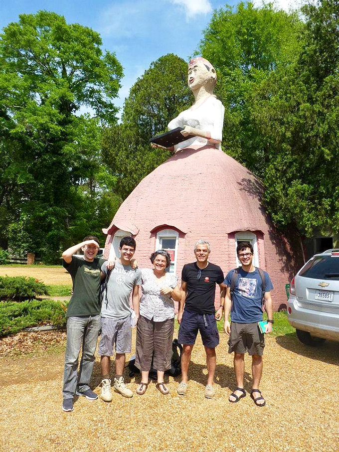 Happy diners, big smiles, and a giant pink skirt. Just another day at Mammy's, where the food is as memorable as the architecture.