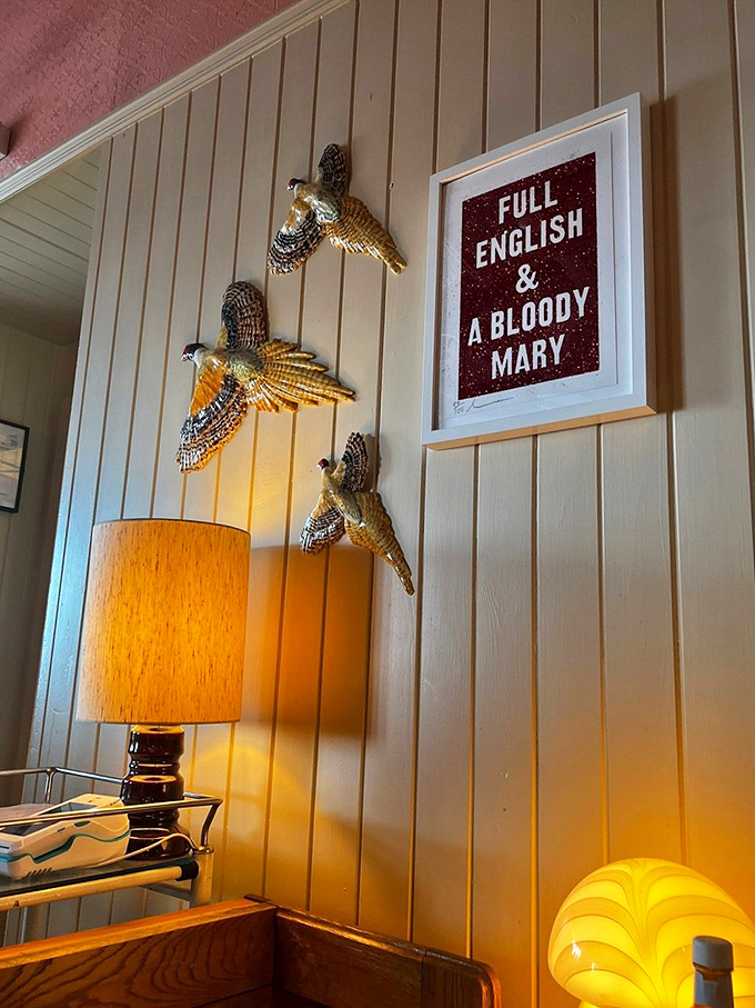 Who knew breakfast could be so cheeky? This wall decor perfectly captures the spirit of a lazy weekend morning – full English and a little sass.