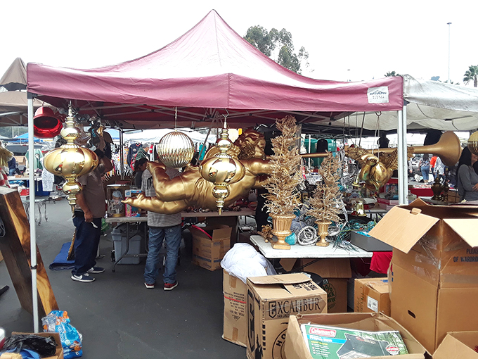 Golden oldies shine bright! This booth is a treasure trove of gilded goodies that would make King Midas himself green with envy.