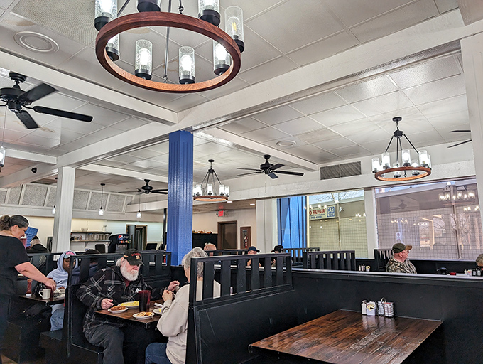 Where everybody knows your name... or at least your favorite omelet order. R J Riches: where breakfast dreams come true.