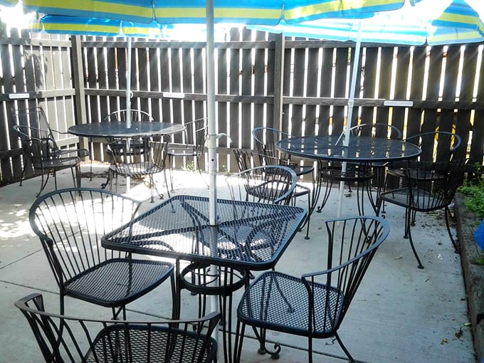 Dine al fresco and pretend you're at a seaside caf&eacute;. Just don't be surprised if a mountain goat wanders by instead of seagulls!