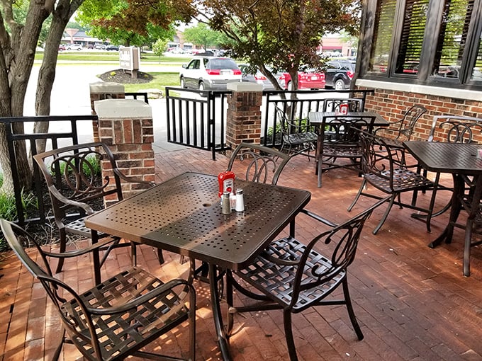 The outdoor patio at Cheddar's offers fresh air dining without sacrificing comfort. Perfect for those Missouri evenings when the weather behaves itself.