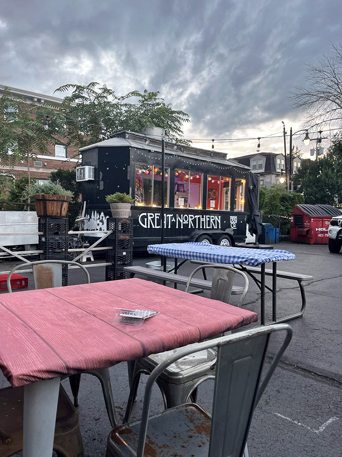 Al fresco feasting at its finest! This outdoor seating area is perfect for savoring your BBQ while soaking up some vitamin D.