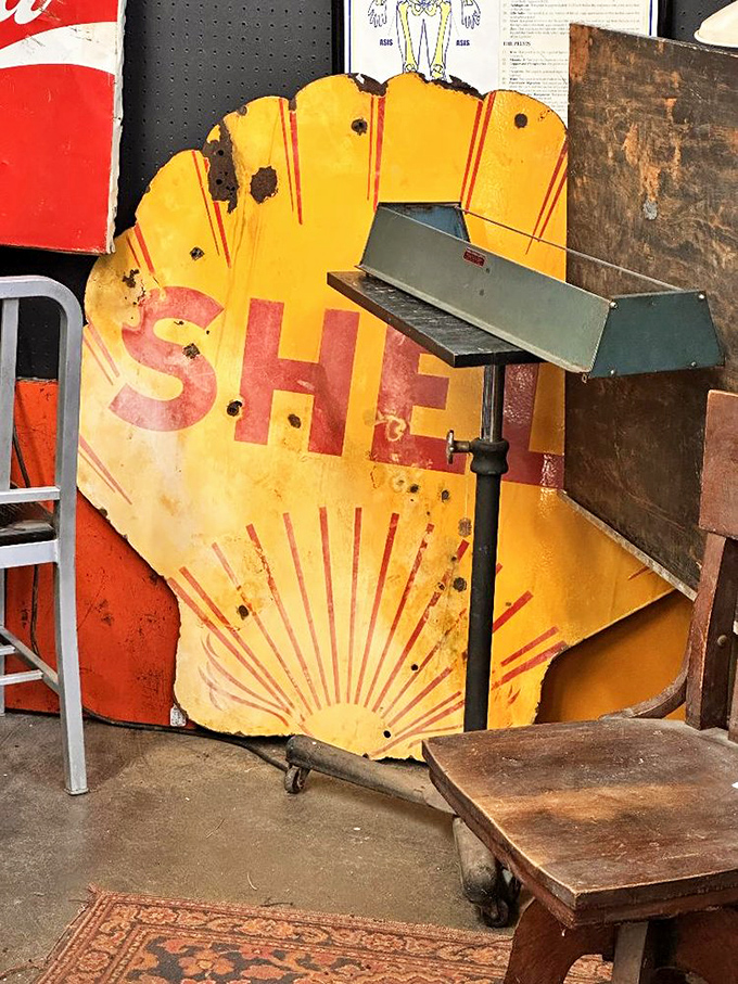 Shell yeah! This vintage sign is the perfect backdrop for your next "I found it!" selfie.