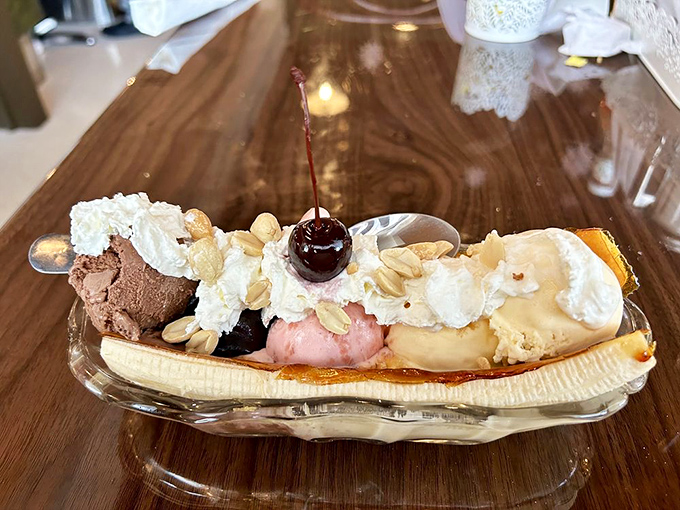 Banana split or work of art? This dessert is so pretty, it belongs in a museum. A delicious, melty museum.
