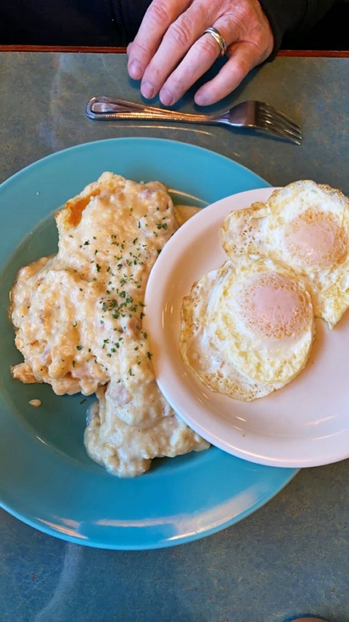 Comfort food, meet comfort. This plate of biscuits and gravy looks like a warm hug from your favorite grandma&hellip; if she were a culinary genius.