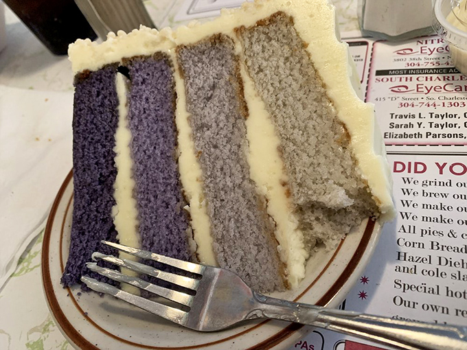 Blue raspberry cake: where "feeling blue" is suddenly the best thing ever. It's a party for your palate!