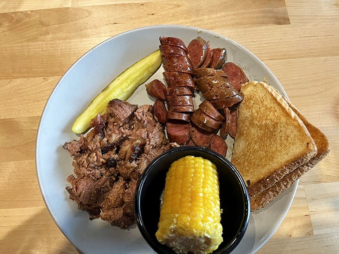 Lunchtime never looked so good! This special is a flavor-packed feast that'll have you scheduling all your meetings around noon.