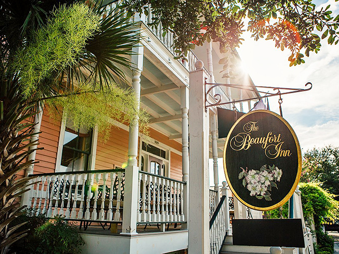 The Beaufort Inn: Where comfort meets elegance. It's like slipping into your favorite pair of shoes, if those shoes were a luxurious B&B.