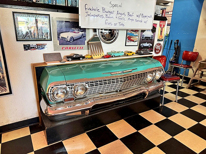 Wheels up on deliciousness! This decor turns dining into a first-class trip through American pop culture.