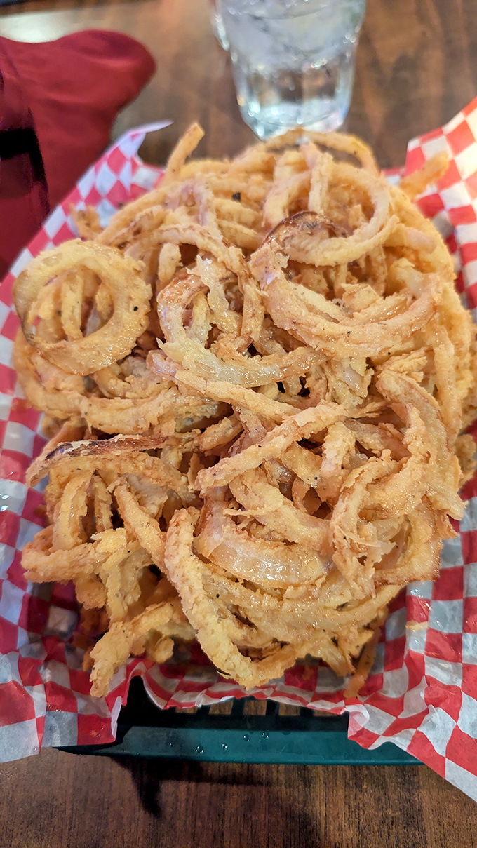 Ring-a-ding-delicious! These crispy onion rings are the supporting actors that deserve an Oscar in your mouth movie.