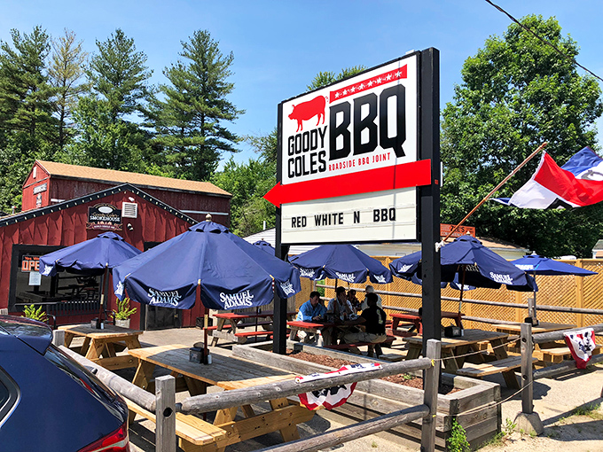 Sunshine, fresh air, and barbecue &ndash; oh my! This outdoor seating area is perfect for channeling your inner pitmaster.