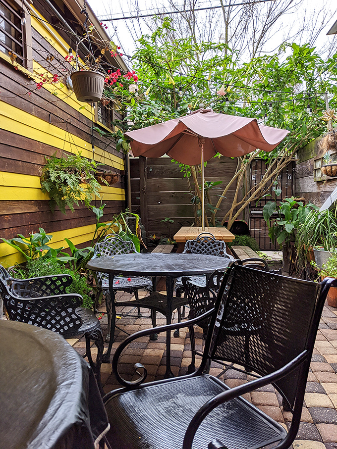 Outdoor seating that's as charming as a Southern belle's smile, with a side of fresh air to cleanse your palate between bites.