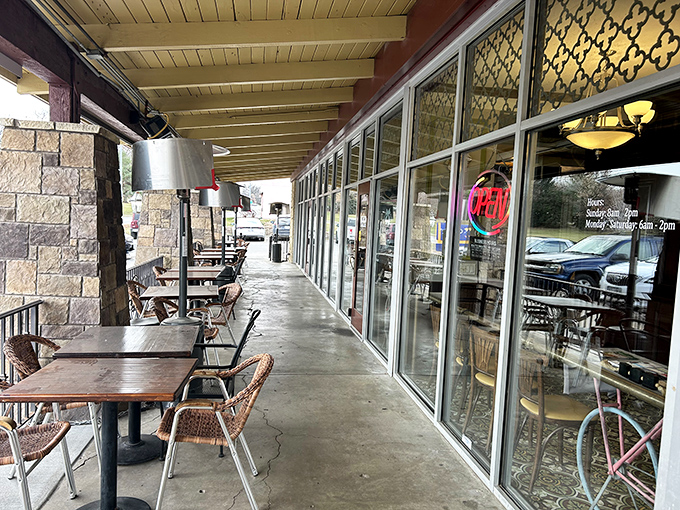 Al fresco dining, Nebraska style. Where the fresh air enhances the flavor and the people-watching is as good as the coffee.