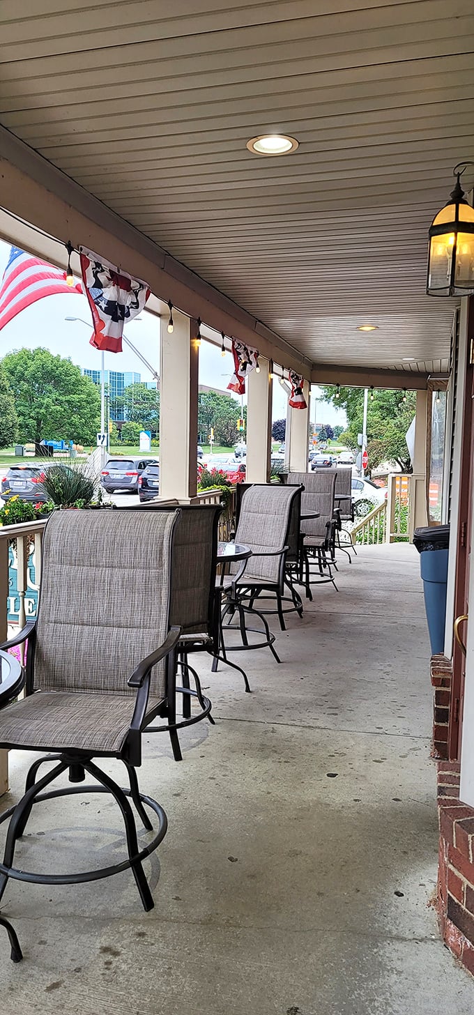 Solly's porch: where you can enjoy your butter burger al fresco and pretend you're being healthy. Fresh air makes calories disappear, right?