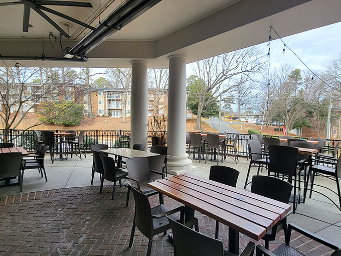 Outdoor seating for when you want to feel the breeze in your hair and sauce on your fingers. Al fresco dining, Buffalo Brothers style.