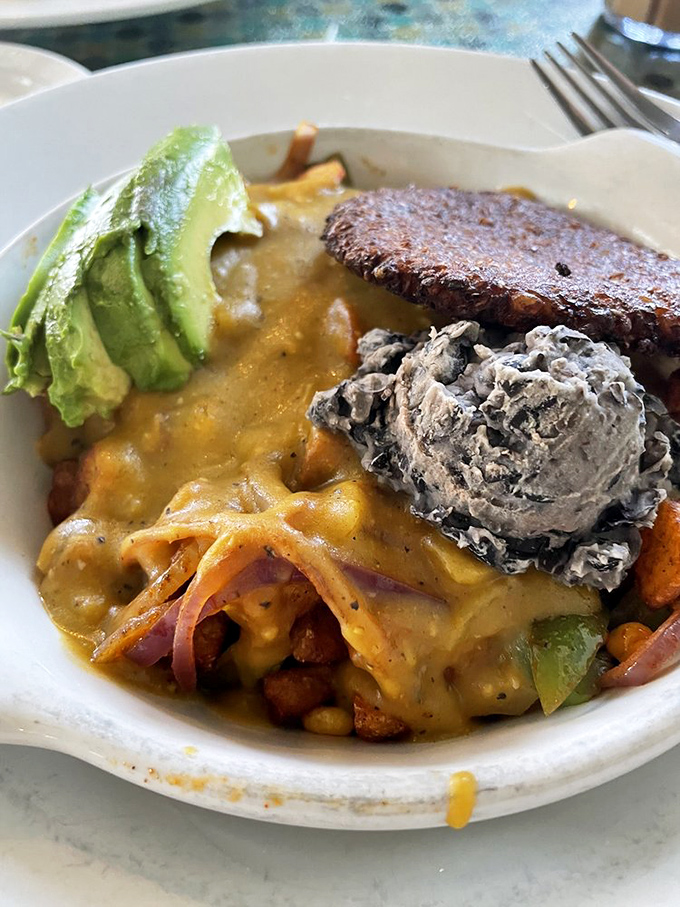 Who says healthy can't be heavenly? This vegan breakfast bowl is a garden party on a plate, proving that green can be both mean and clean.