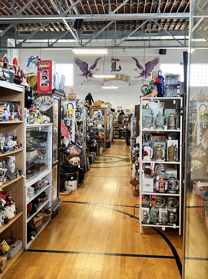 Eagles and steins and mugs, oh my! This aisle is a flight of fancy through Americana and beyond.