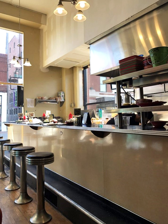 Pull up a seat at flavor central! Gailey's bar is where breakfast aficionados gather to worship at the altar of eggs and bacon.