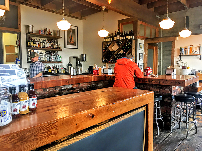 Pull up a stool and prepare for libation liberation! This bar's got more charm than a Southern gentleman on a first date.