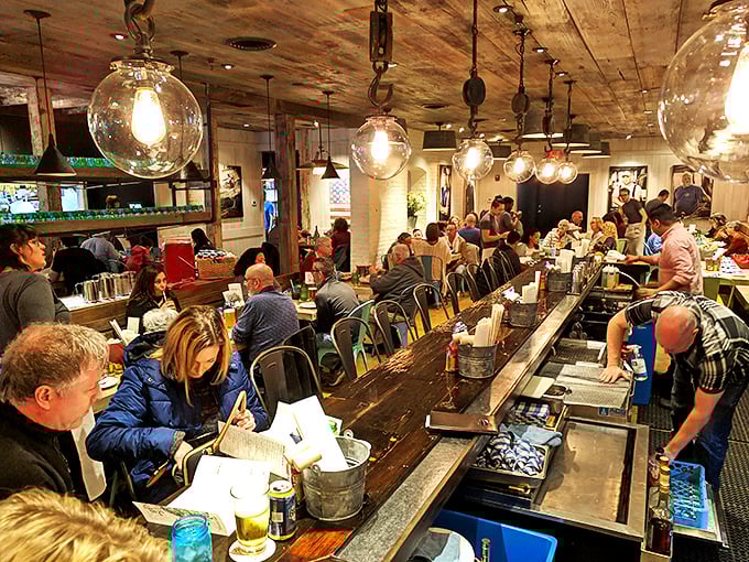 A full house of happy diners – proof that good food brings people together, even in the middle of Missouri.