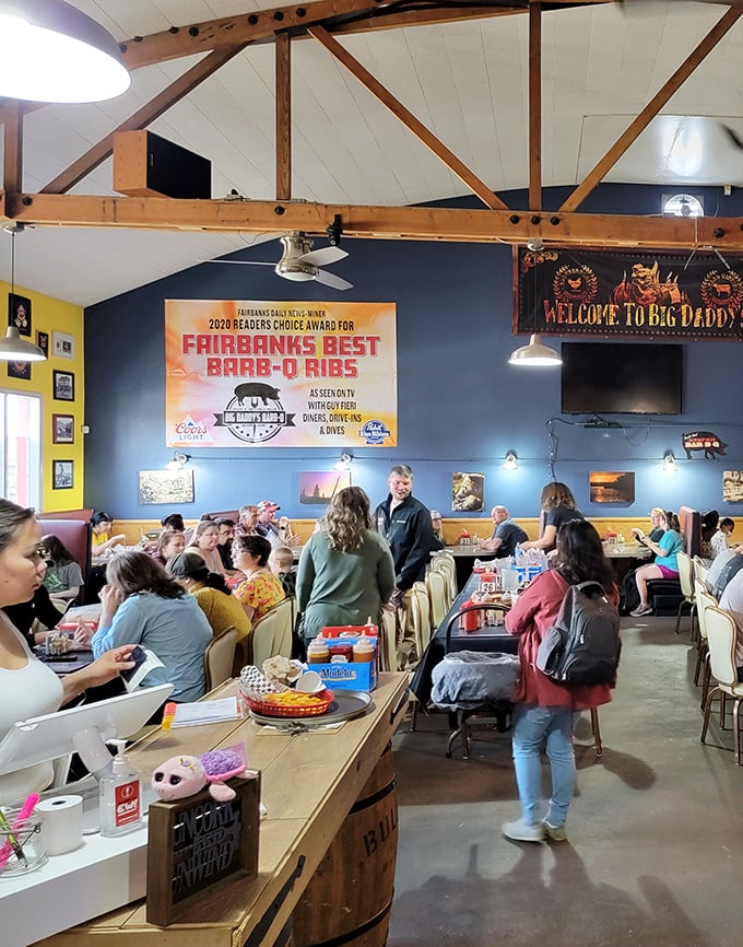 Happy campers alert! When the dining room's this packed, you know you've struck culinary gold. The BBQ rush is on!