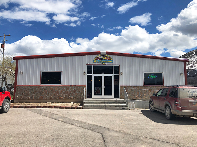 This eatery screams "hidden gem." It's the kind of place Guy Fieri would discover, then try to keep secret. Good luck with that, Guy!