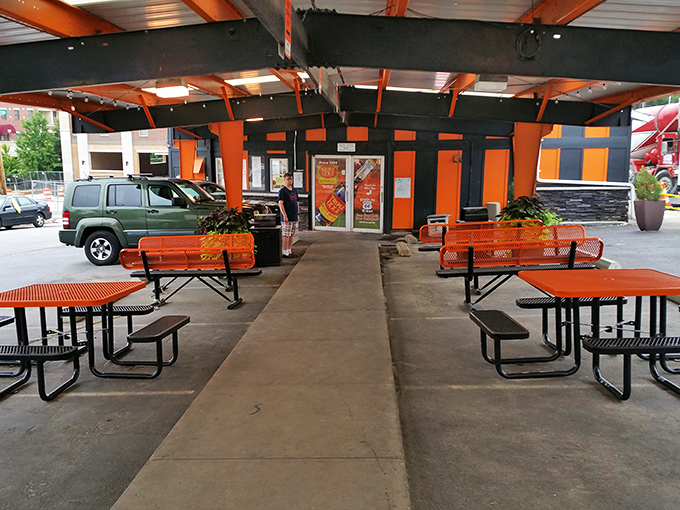 Al fresco dining, diner-style! These outdoor tables offer a front-row seat to small-town charm and people-watching.