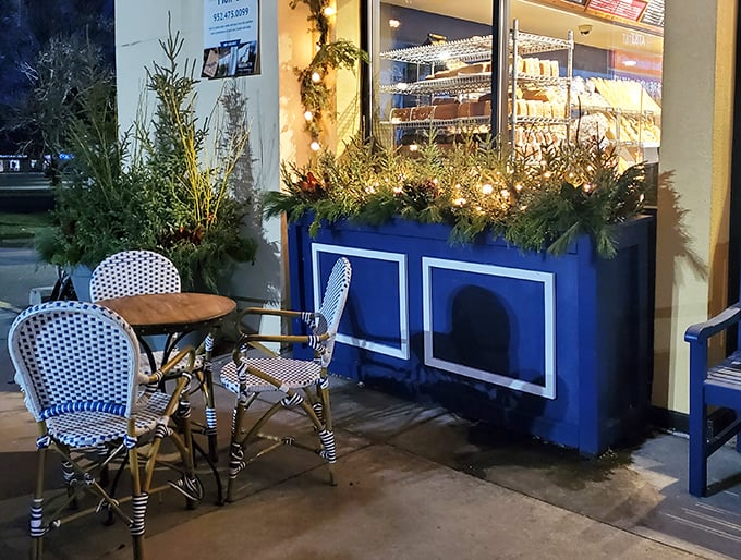 Al fresco dining, Breadsmith style. Where every bite is accompanied by a side of fresh air and people-watching.