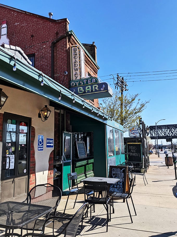 Al fresco feast-o! These outdoor tables are perfect for people-watching and oyster-slurping on a sunny St. Louis day.