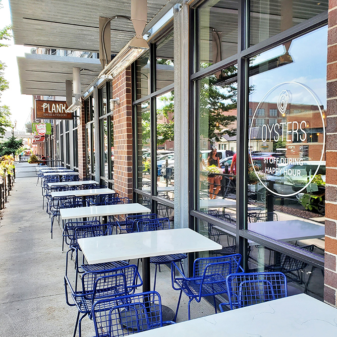 Outdoor seating that's got us hooked! These blue chairs are practically begging you to sit down and enjoy some vitamin sea(food).